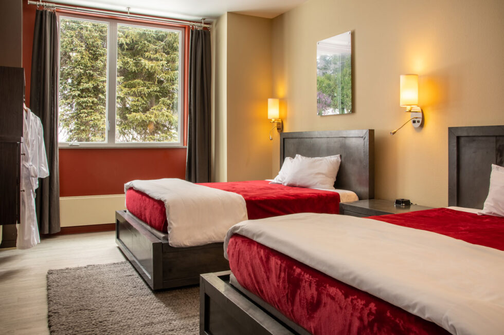 TSAINA LODGE | Valdez Heli-Ski Guides